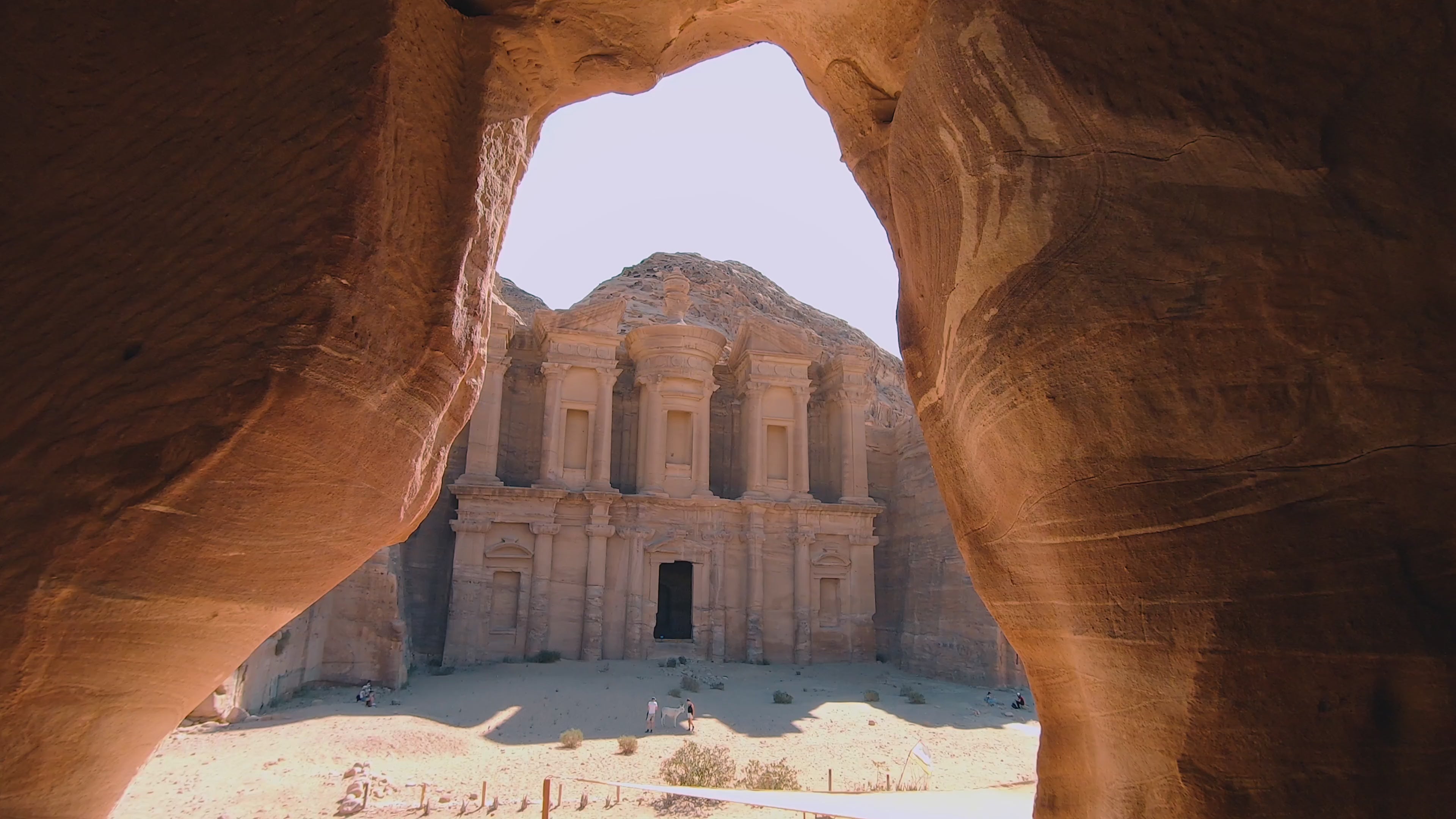 AL- KHAZNEH – YUUGEN